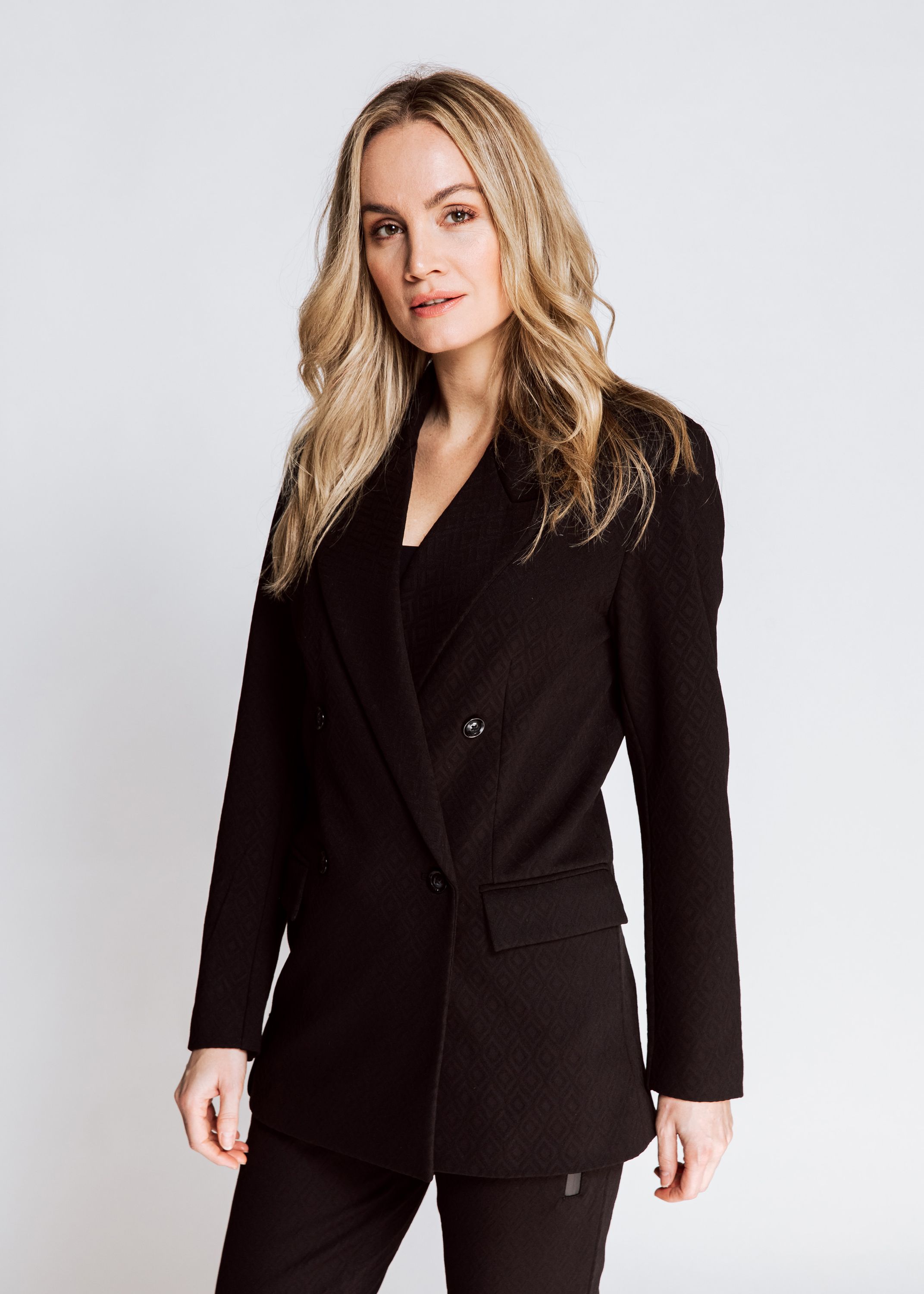 Zhrill Catria Black Blazer – Darcy Boutique